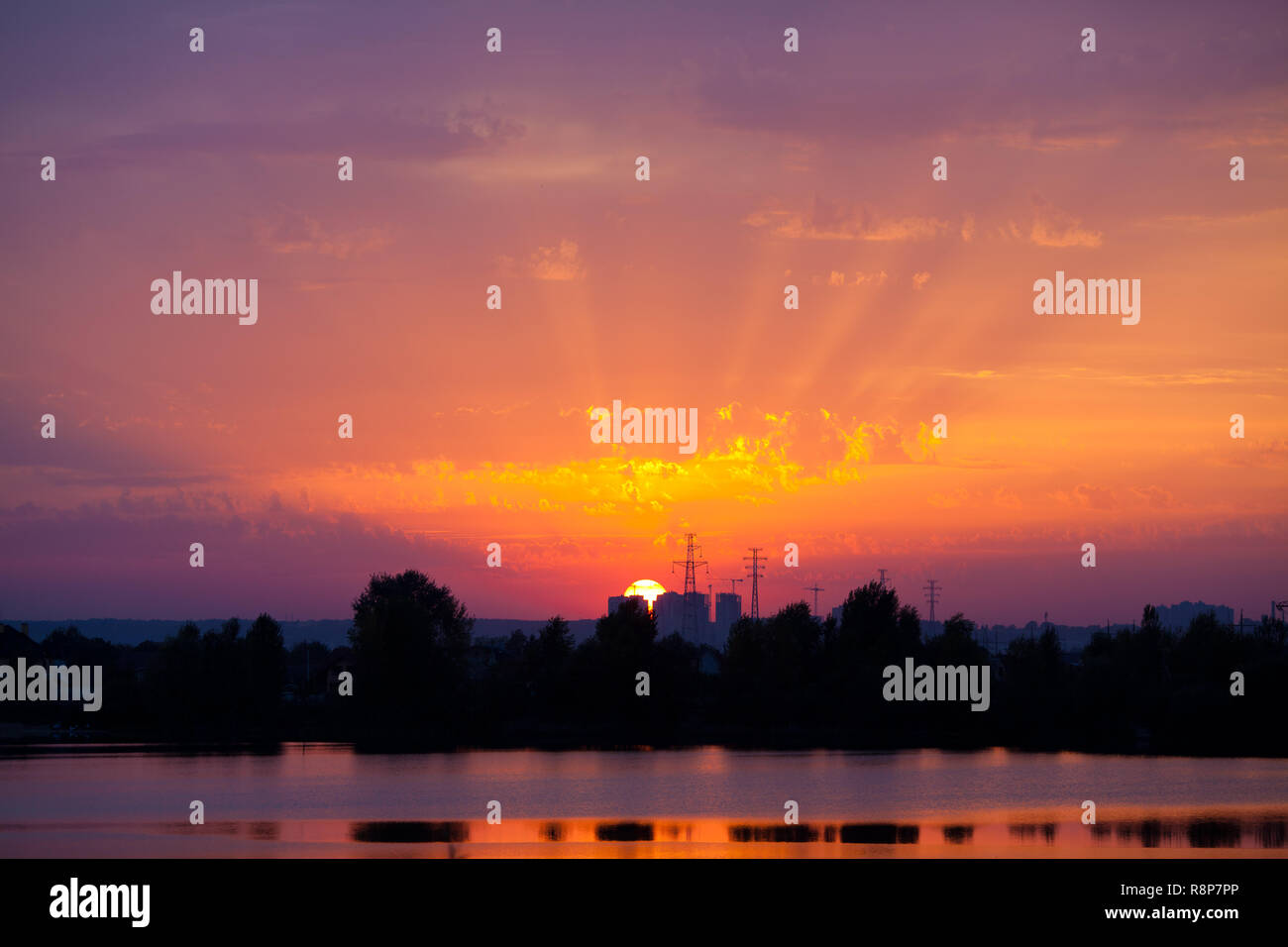 Large river near sunset surface hi-res stock photography and images - Alamy