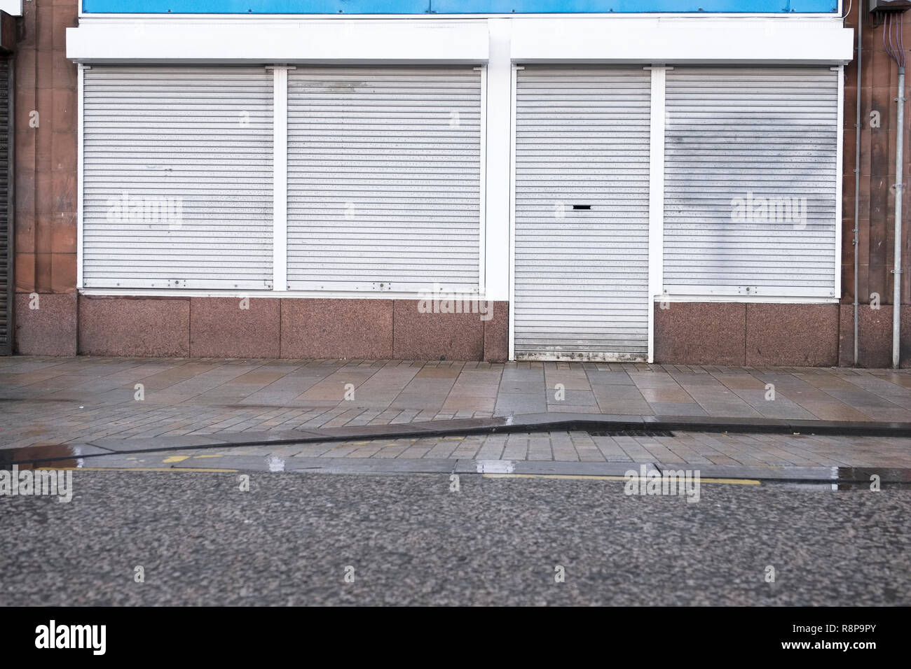 Retail shop security gate hi-res stock photography and images - Alamy
