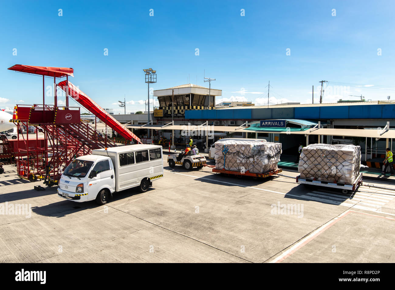 Philippines airports hi-res stock photography and images - Alamy