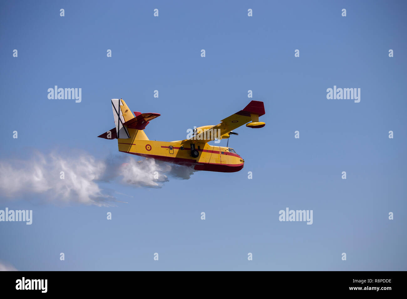 Firefighting light airplane in aerial exhibition Stock Photo - Alamy
