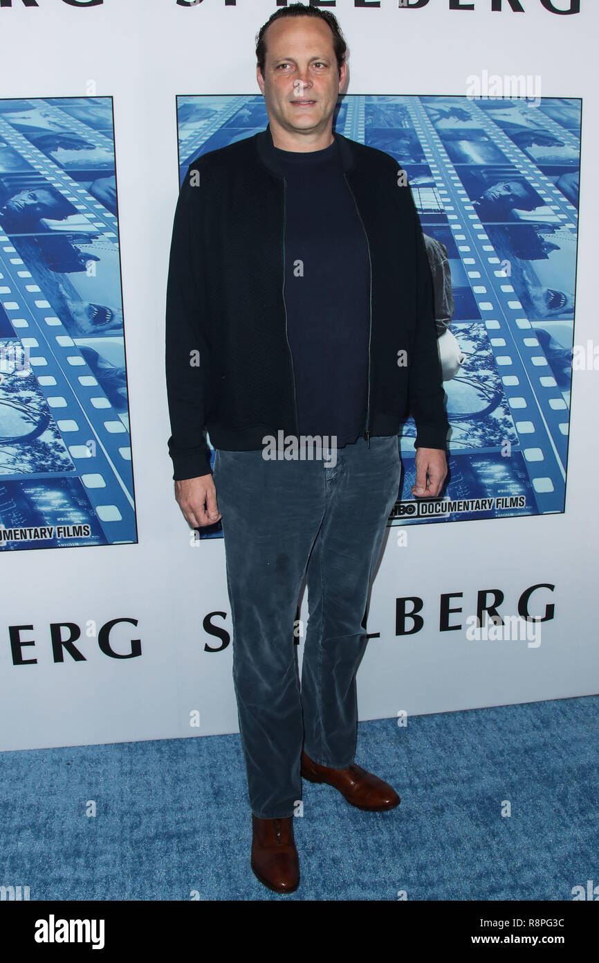 HOLLYWOOD, LOS ANGELES, CA, USA - SEPTEMBER 26: Vince Vaughn arrives at ...