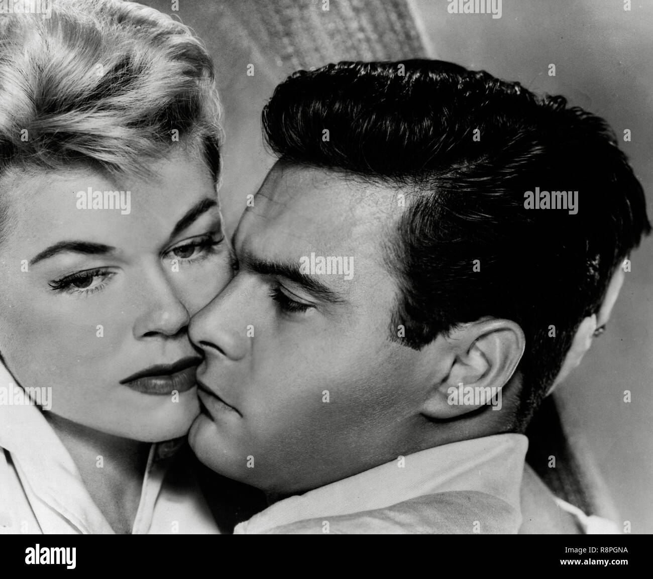 Julie Louis's Instagram, Twitter & Facebook on IDCrawl