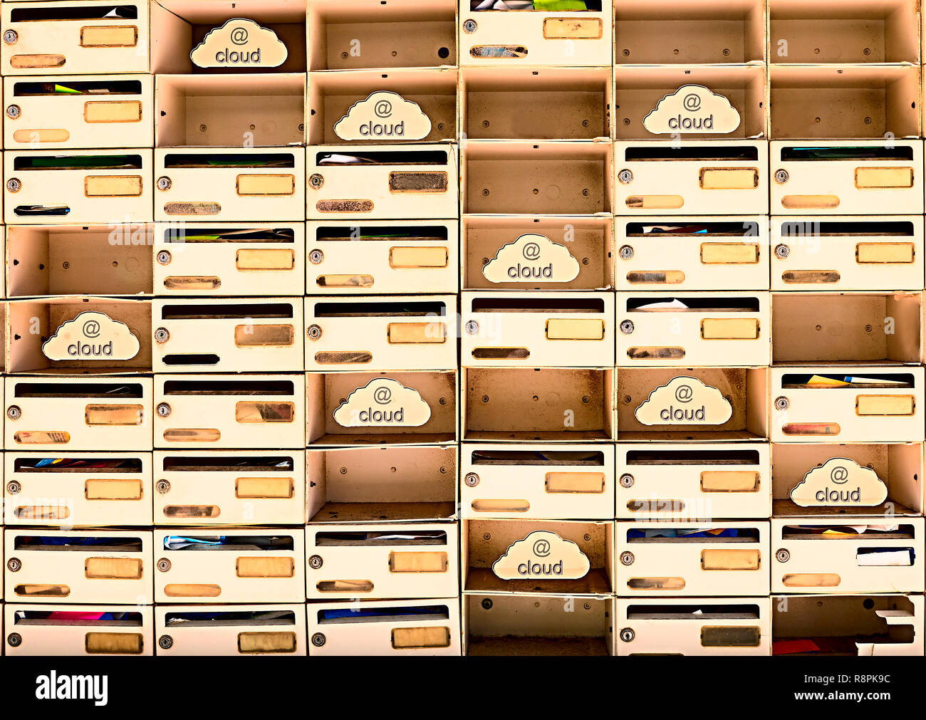 Mailing letters hi-res stock photography and images - Alamy