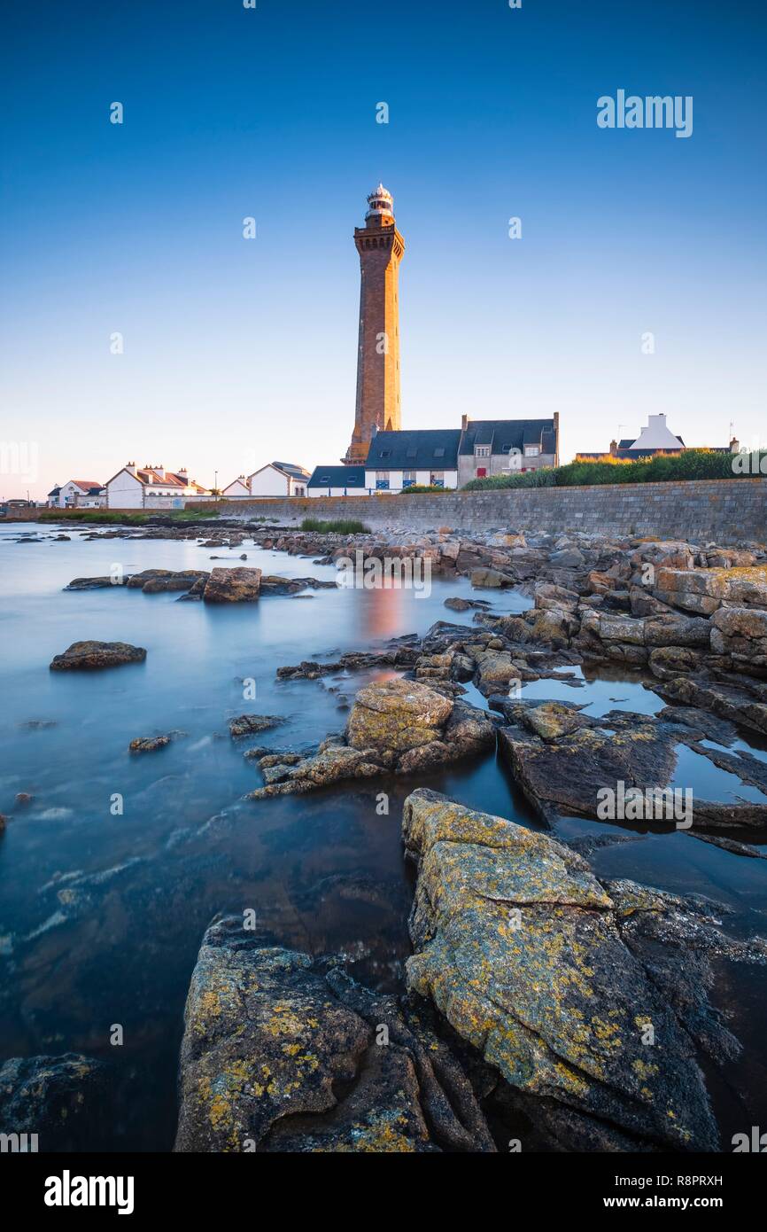 Pointe de penmarch with eckmuhl lighthouse hi-res stock photography and images - Alamy