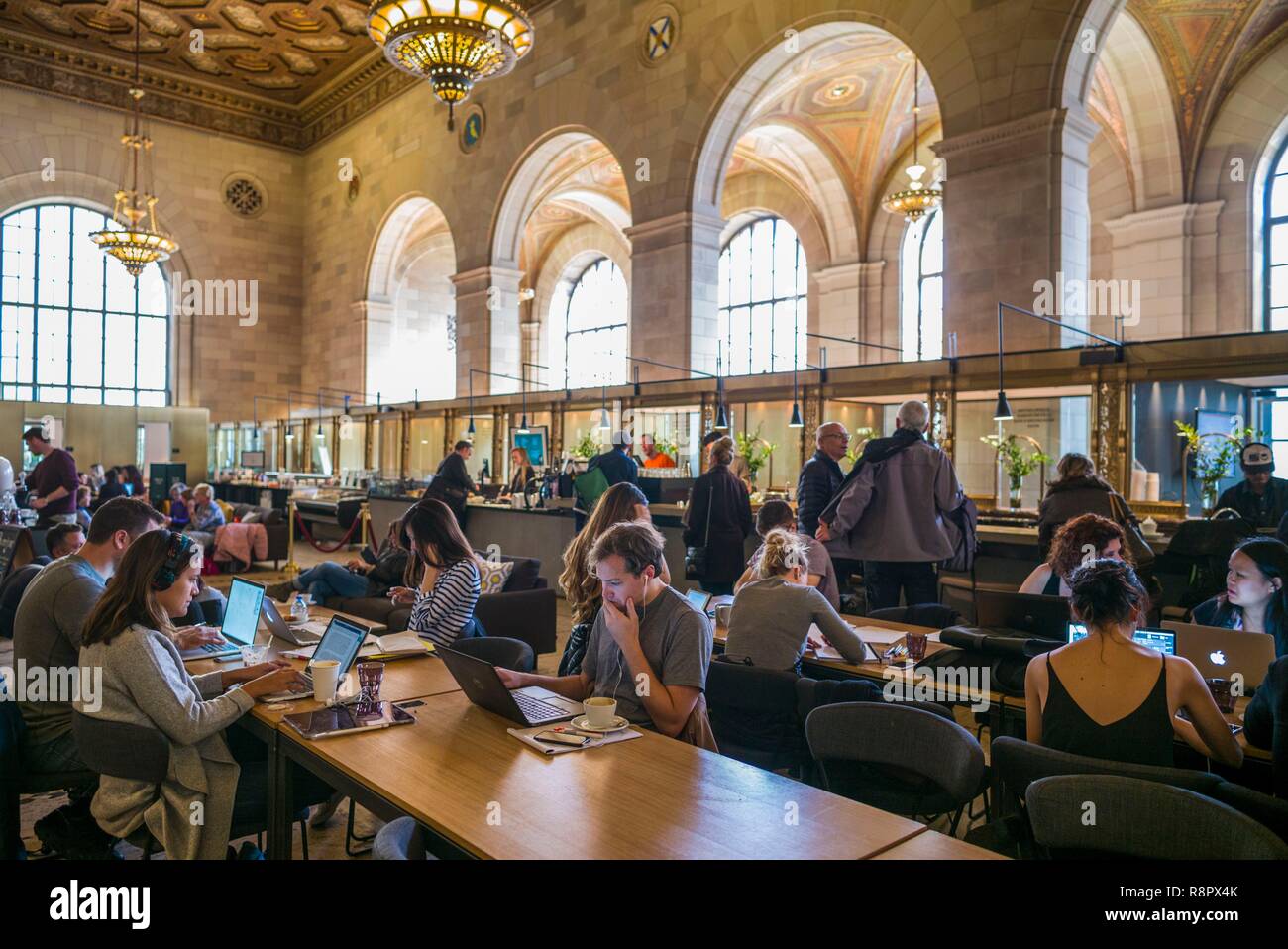 Canada, Quebec, Montreal, Royal Bank Building, lobby, the new Crew ...