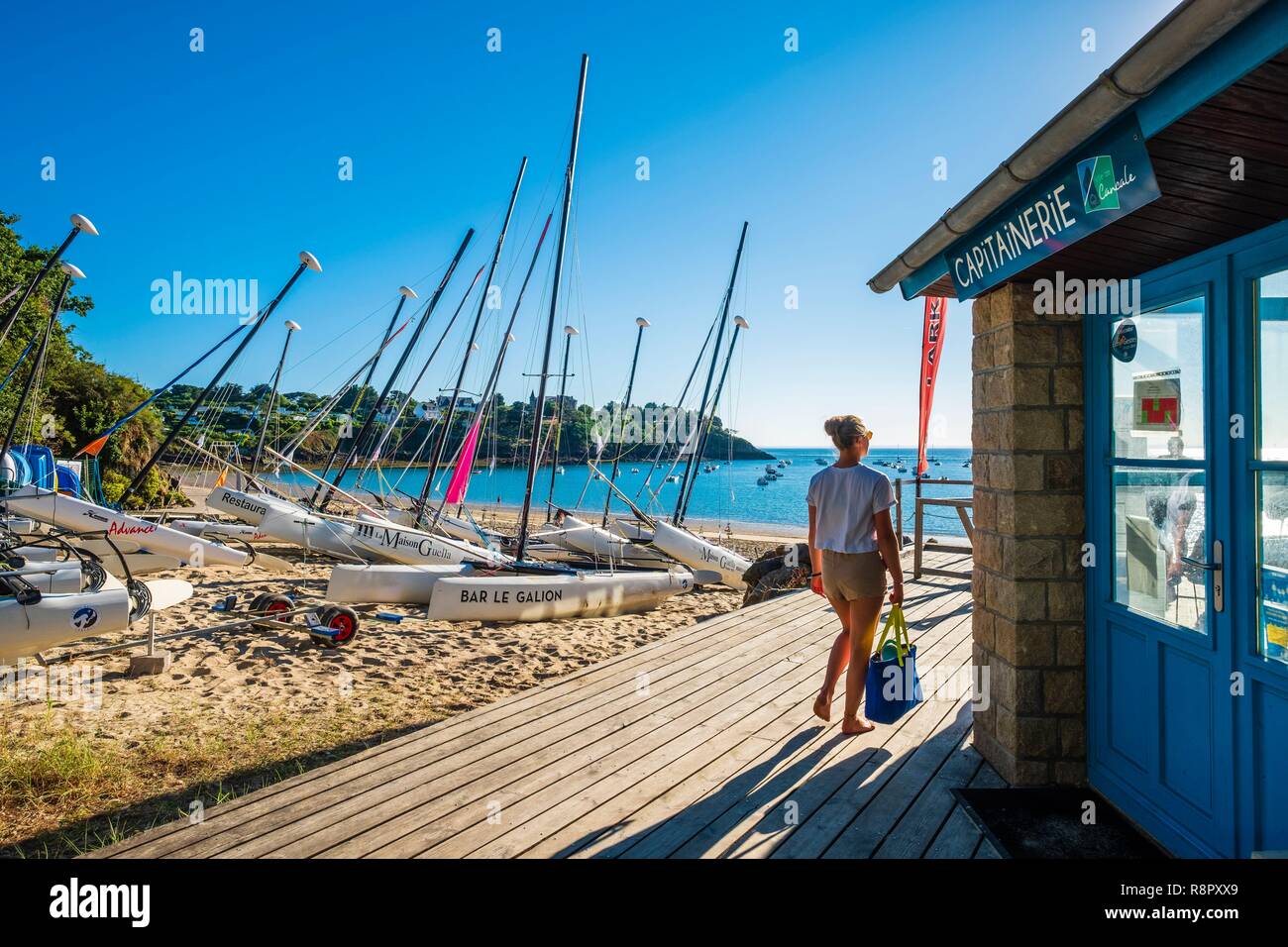 France, Ille-et-Vilaine, Emerald Coast, Cancale, Port-Mer beach ...