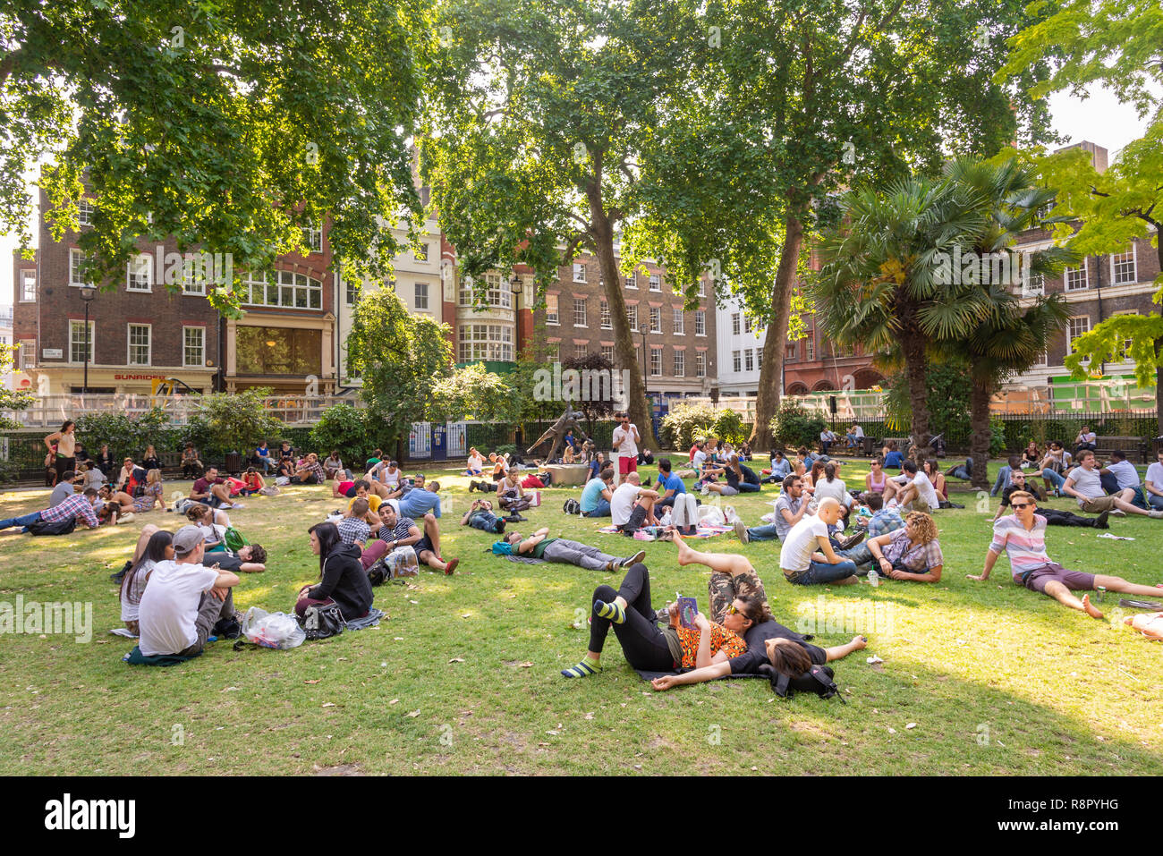 Soho square hi-res stock photography and images - Alamy