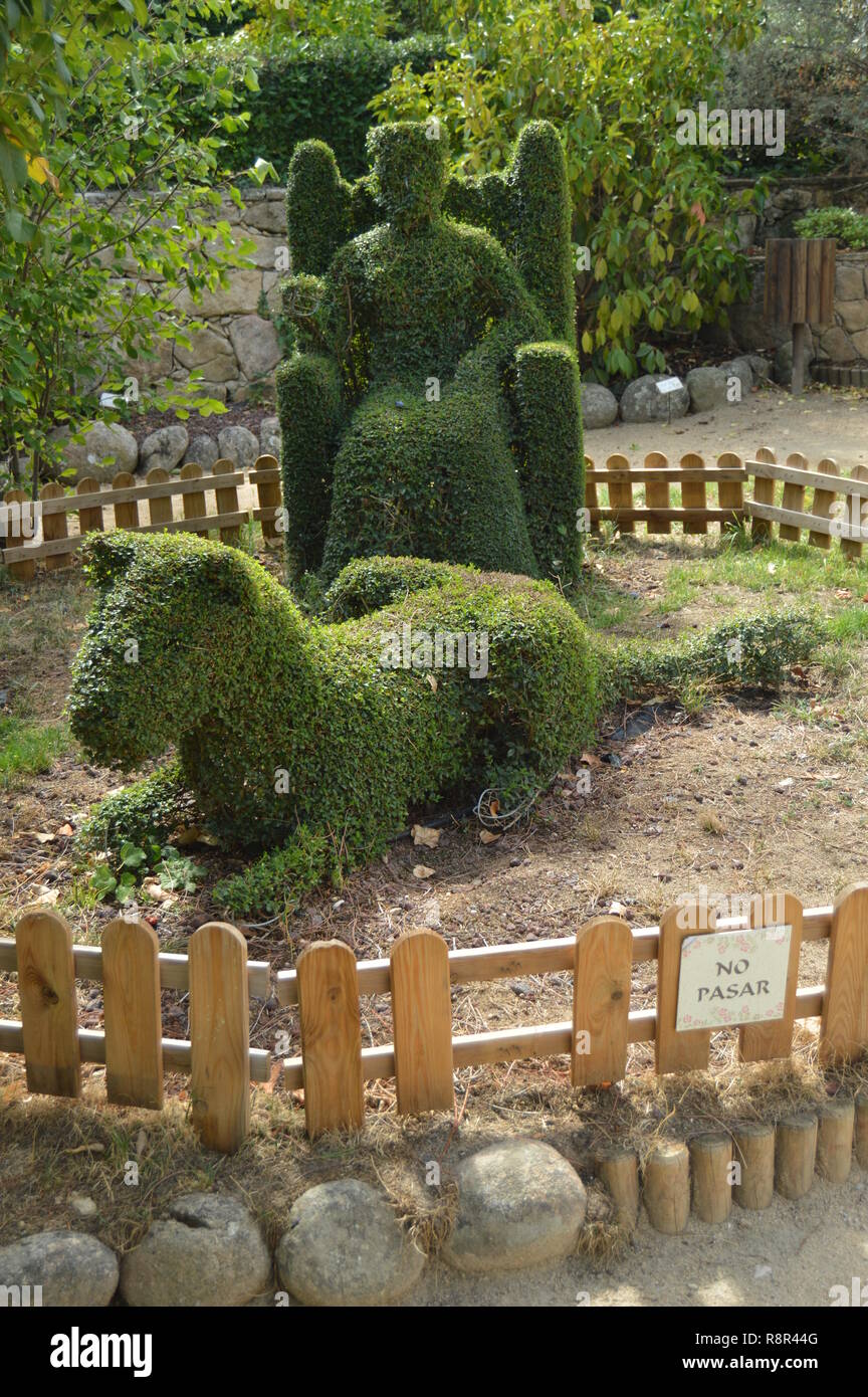 King Arthur Together With His Tiger Recreated In A Fern Sculpture ...