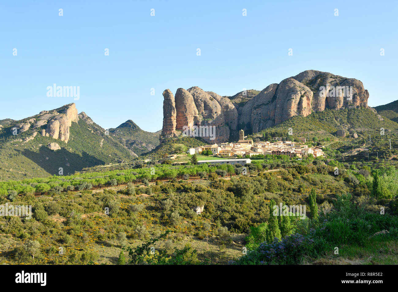 Spain, Hoya de Huesca, Rio Gallego Valley, Los Mallos, Aguero village ...