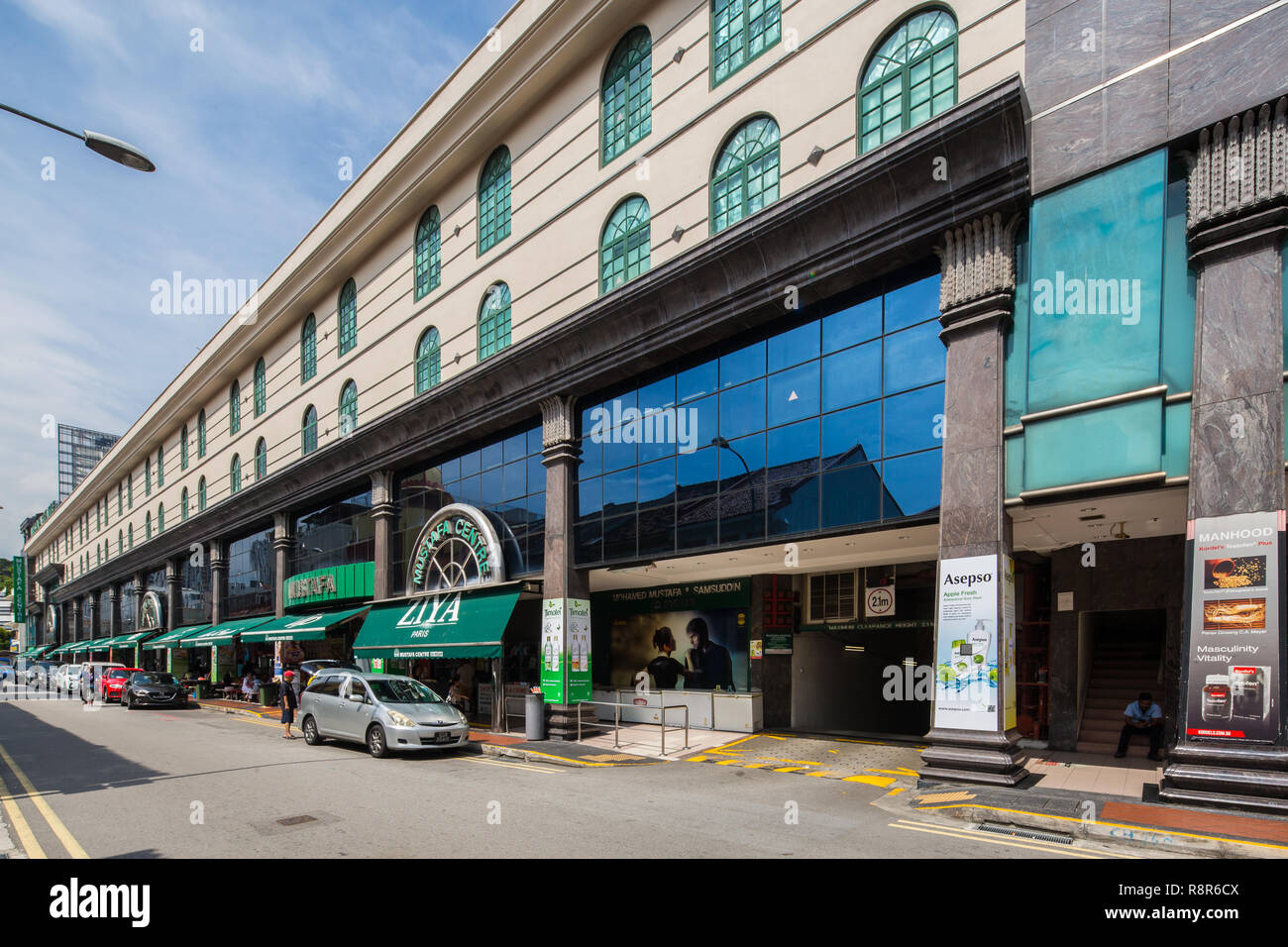 Mustafa Centre is one of Singapore's 24-hour shopping malls on Syed ...