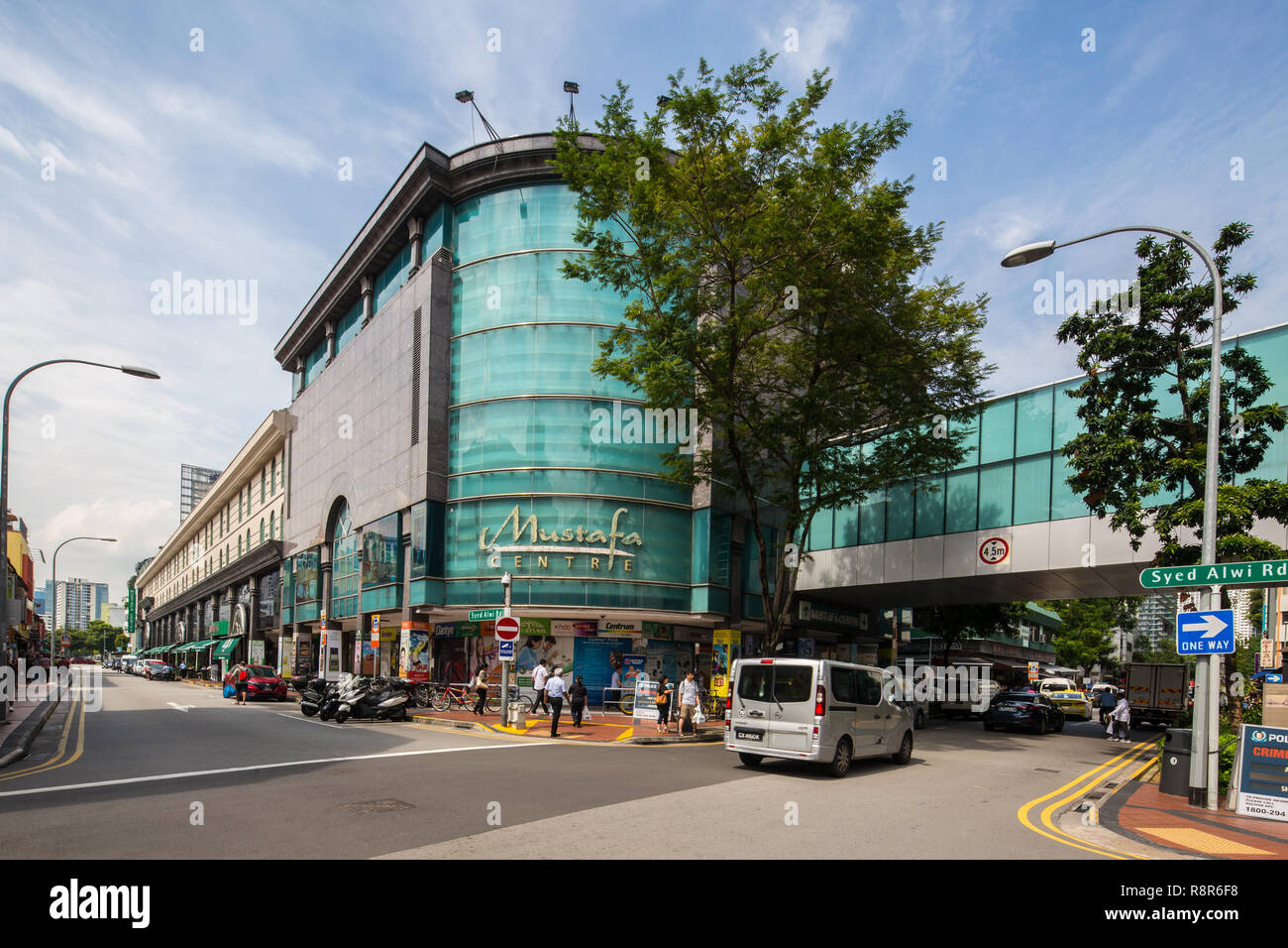 Mustafa Centre is one of Singapore's 24-hour shopping malls on Syed ...