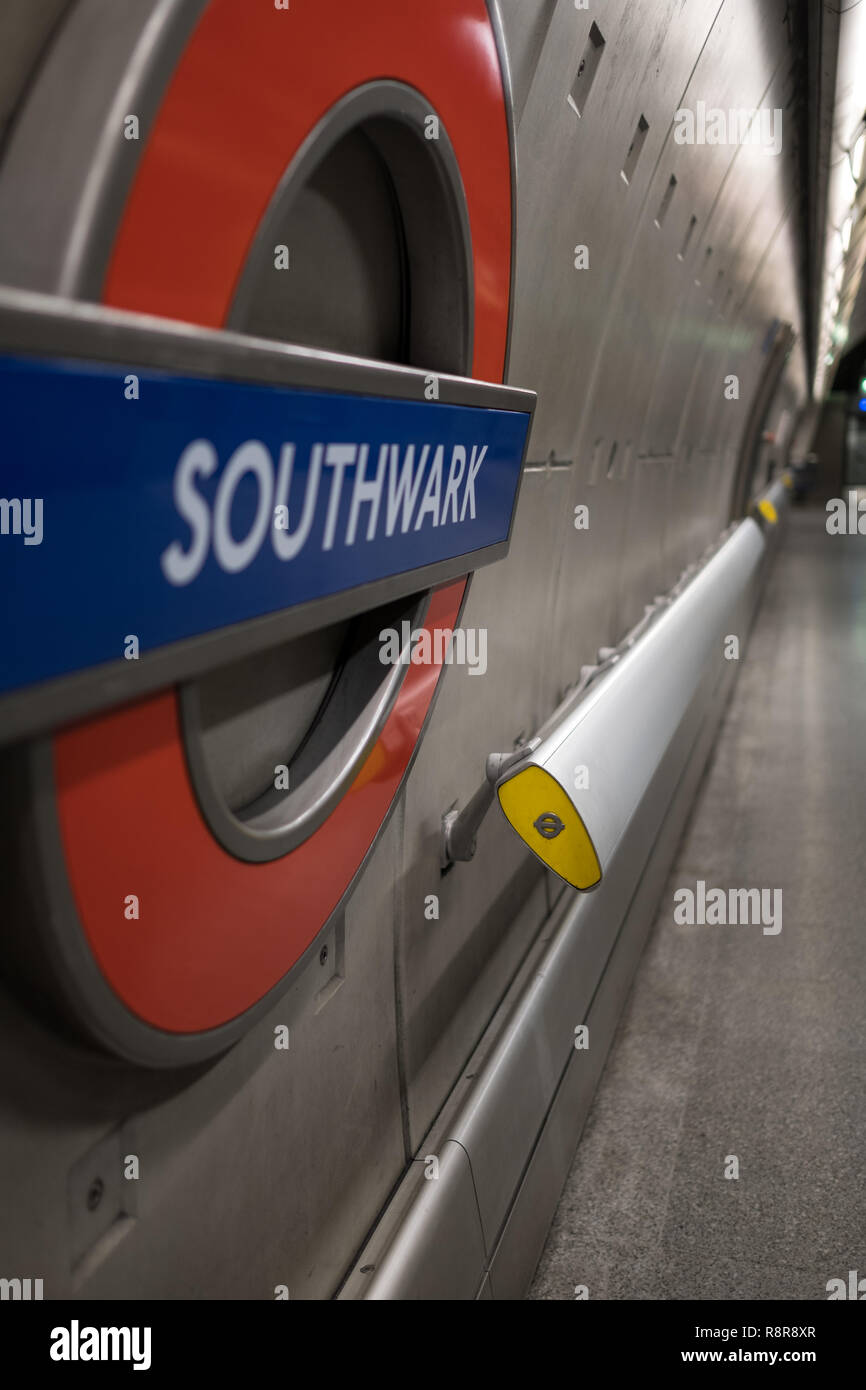Tfl Logo High Resolution Stock Photography and Images - Alamy