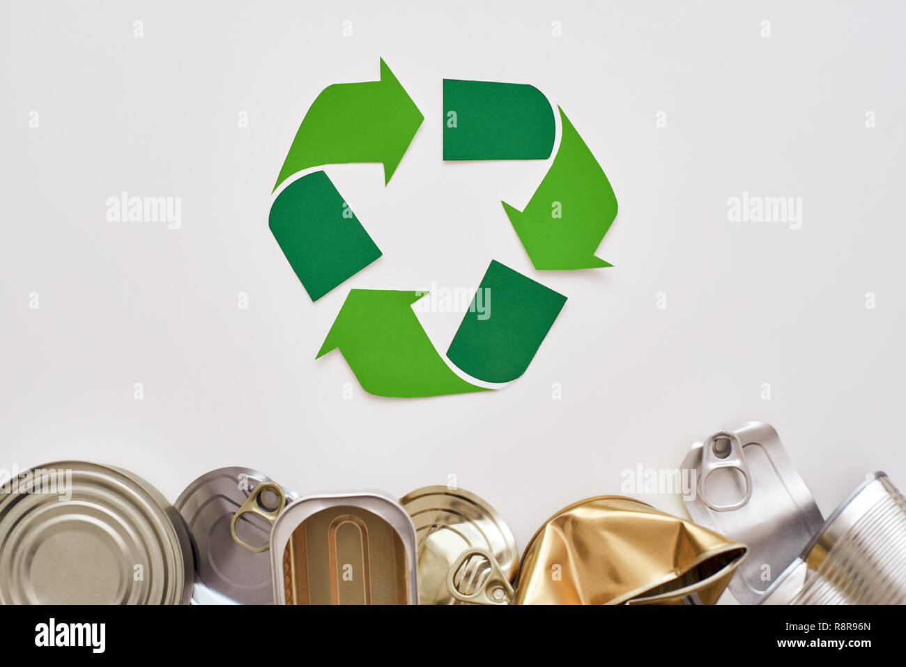 Sorting canned goods hi-res stock photography and images - Alamy