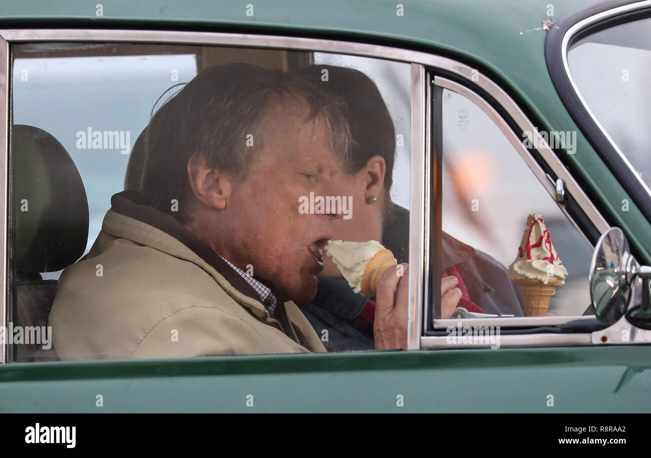 Patti Clare (Mary Taylor) and David Neilson (Roy Cropper) filming ...