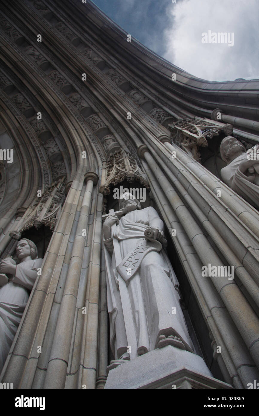Photograph of chopped arch with statues Stock Photo - Alamy