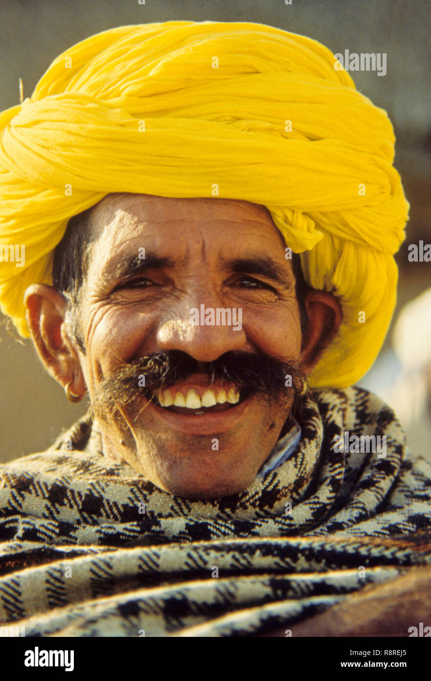 Men teeth hi-res stock photography and images - Alamy