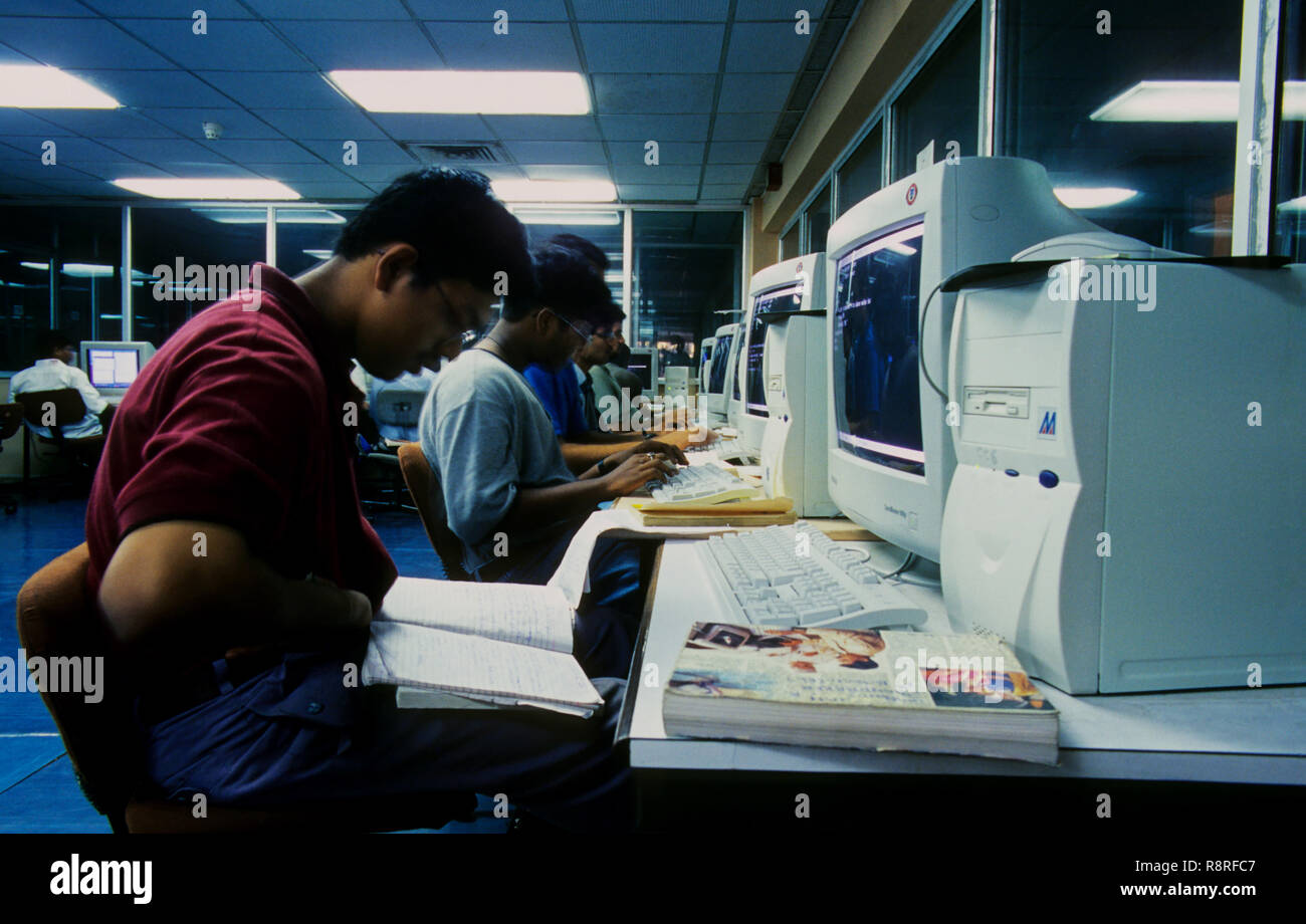Indian students computer lab hi-res stock photography and images - Alamy