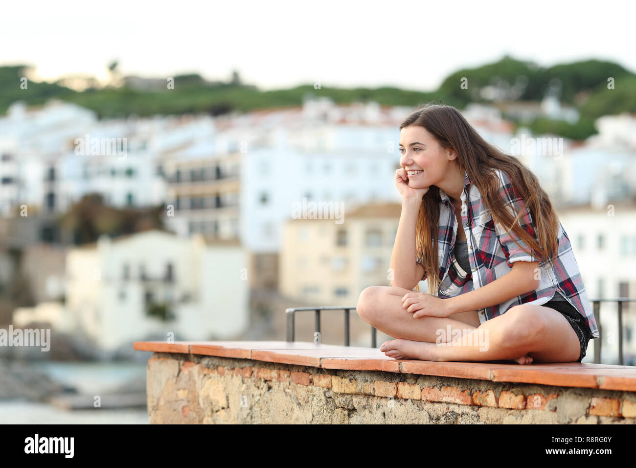 Girl contemplating hi-res stock photography and images - Alamy