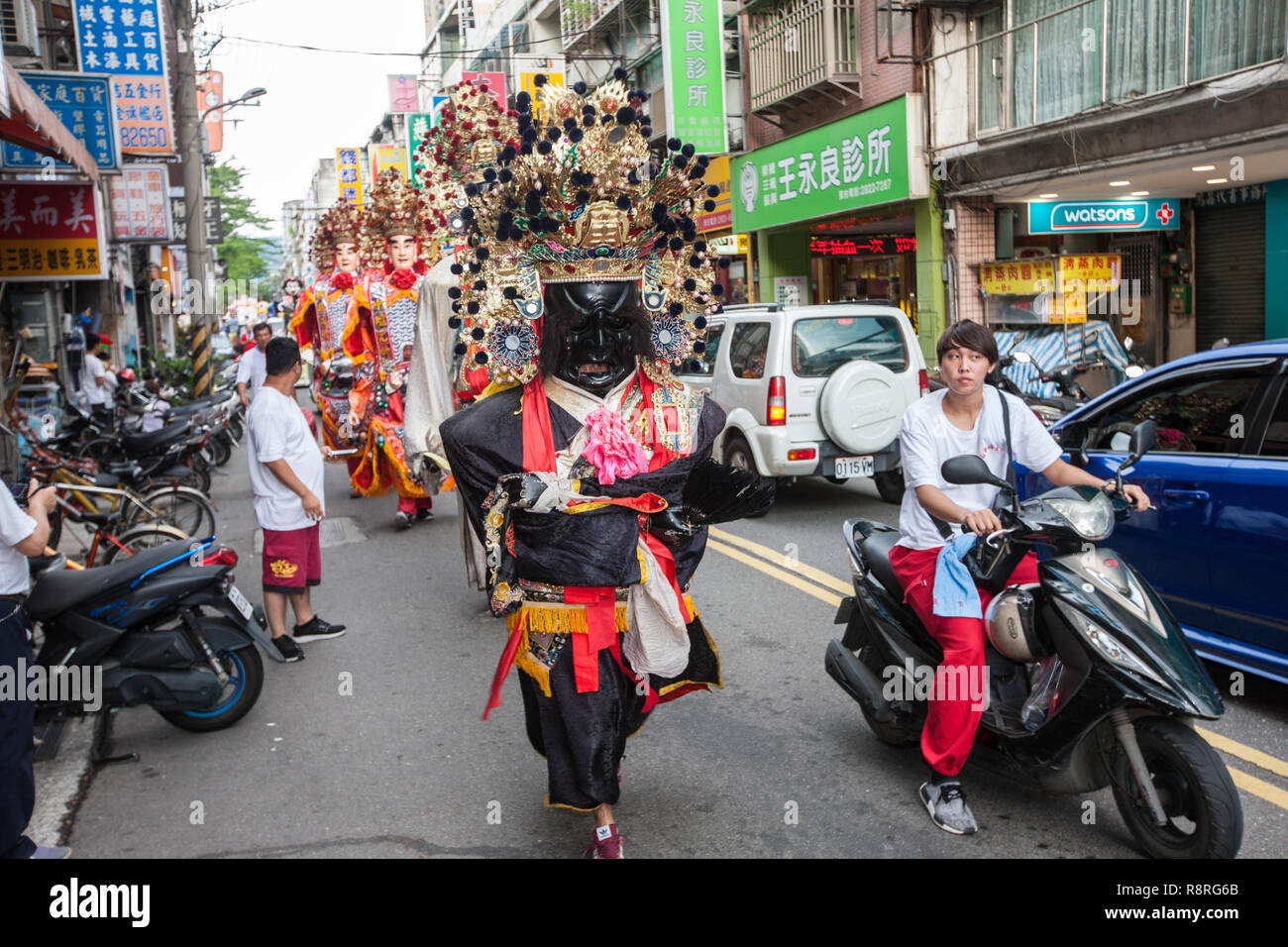 Taiwanese lion mask hi-res stock photography and images - Alamy