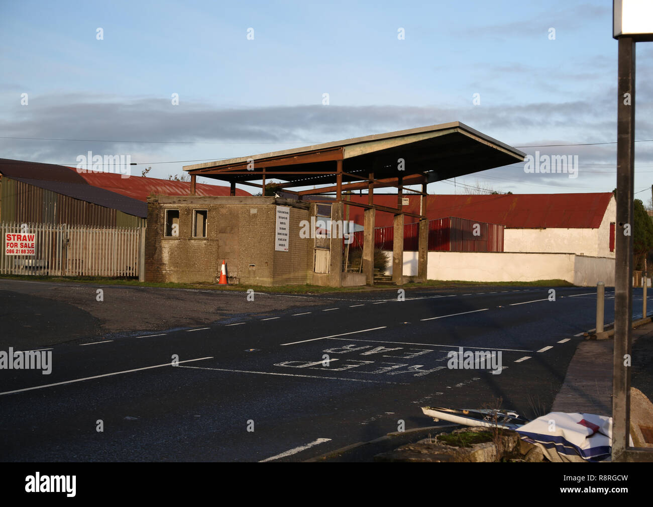 Disused Customs Post on the Irish Border Stock Photo - Alamy