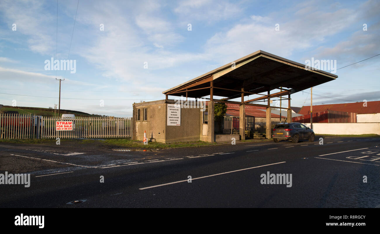 Hard irish border hi-res stock photography and images - Alamy