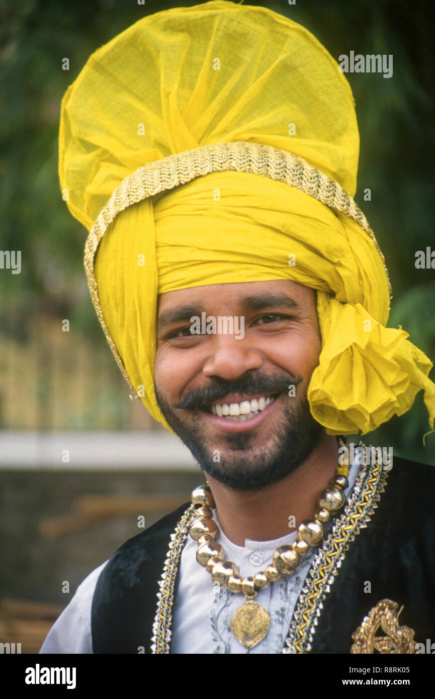 Punjabi man wearing turban, India, Asia Stock Photo - Alamy