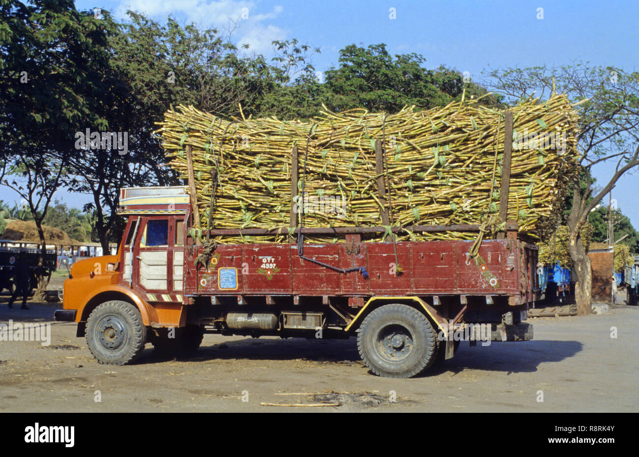 Sugar cane lorry hi-res stock photography and images - Alamy