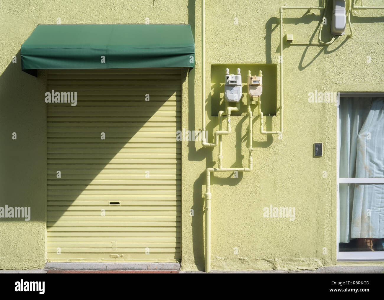 Japanese Showa Era style wall in Sugamo. Tokyo Stock Photo - Alamy