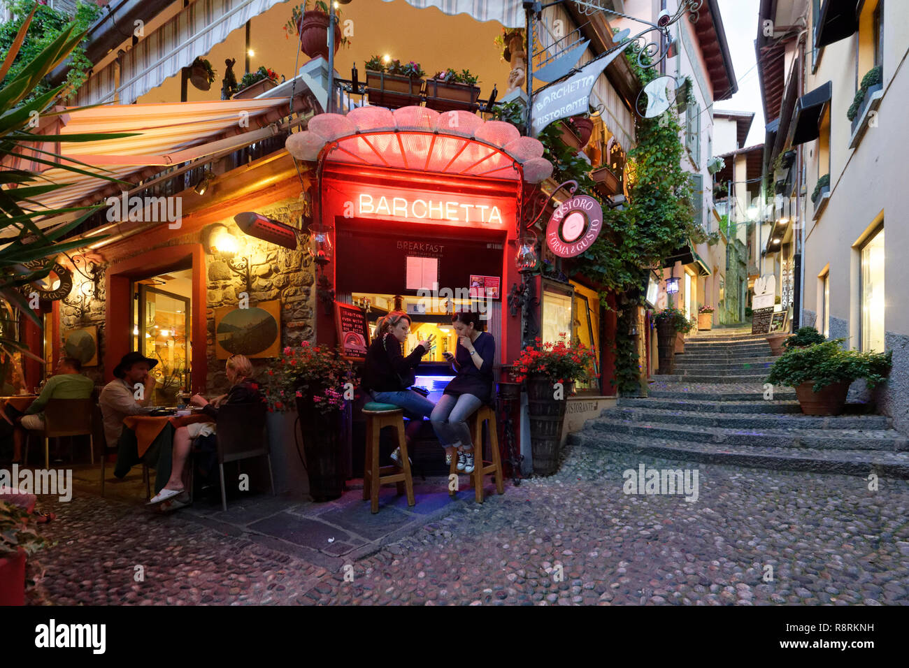 Lake como bellagio cafe hi-res stock photography and images - Alamy