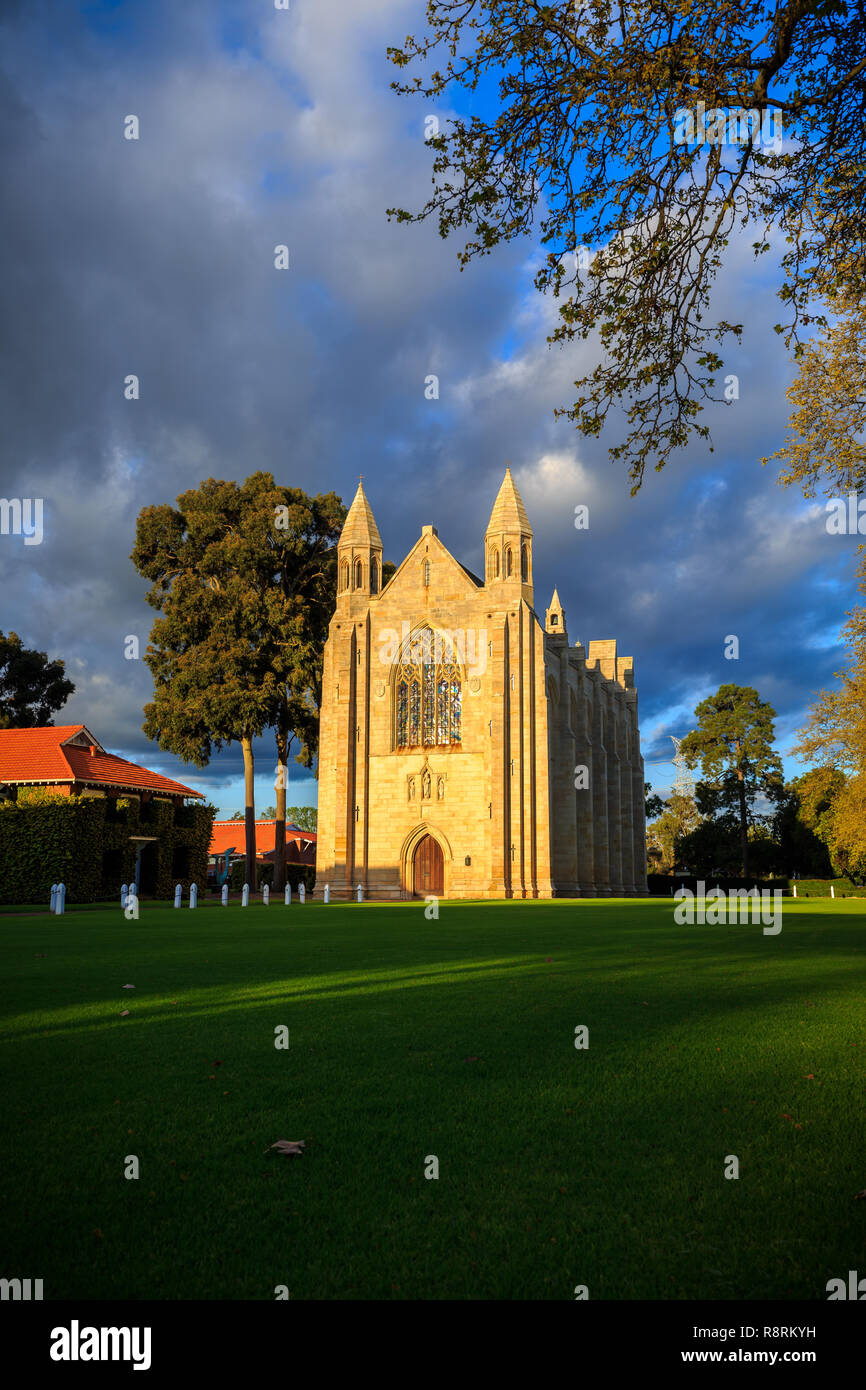 Perth college hi-res stock photography and images - Alamy