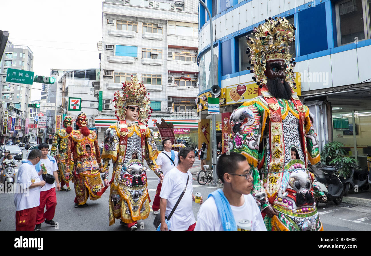 China offerings gods hi-res stock photography and images - Alamy
