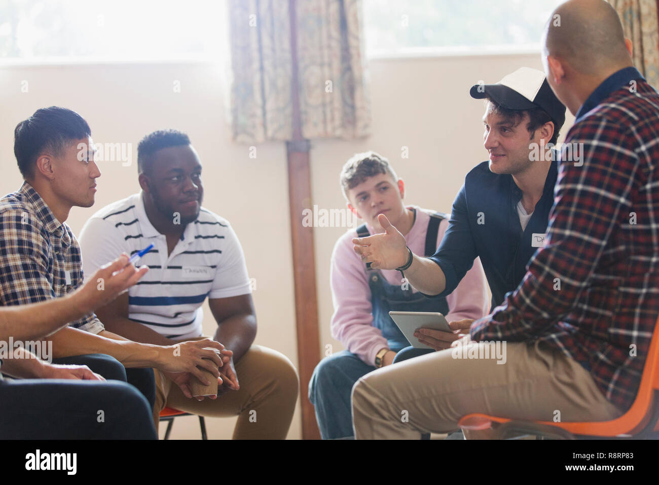 Talking circle hi-res stock photography and images - Alamy