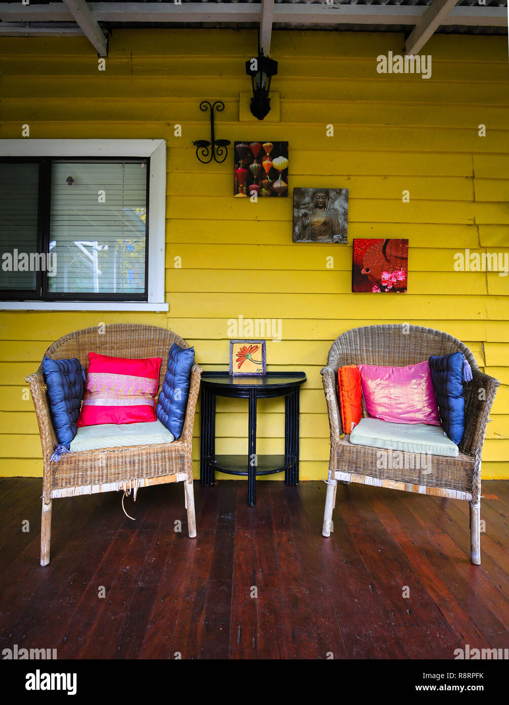 Cladding house hi-res stock photography and images - Alamy