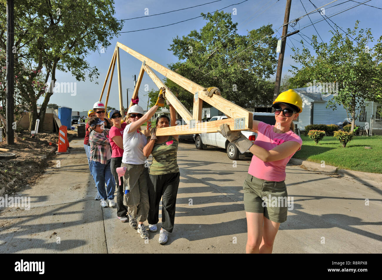 Women in construction hi-res stock photography and images - Alamy