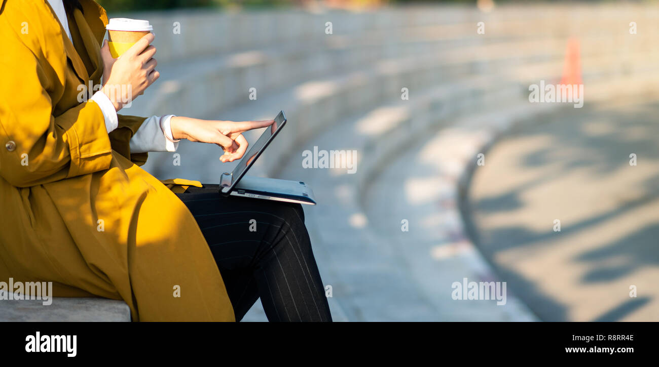 Computer study woman hi-res stock photography and images - Alamy