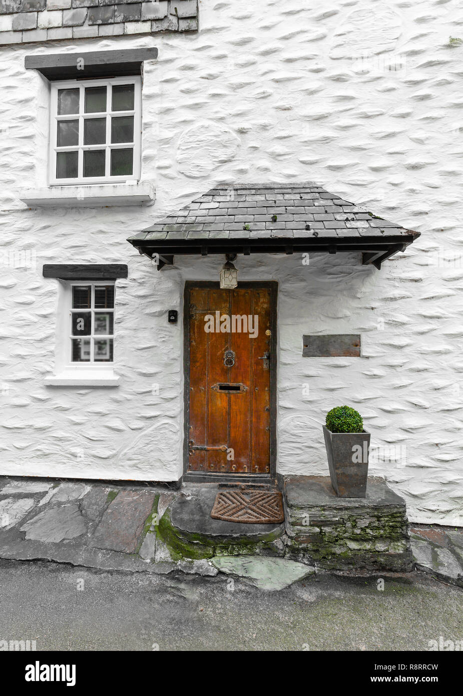 White Holiday Cottage with old oak door, in the Historic Fishing ...