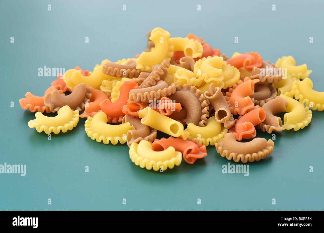 Gallo Tricolor HT Traders Tricolor Creste Di Gallo Pasta (12 Oz)