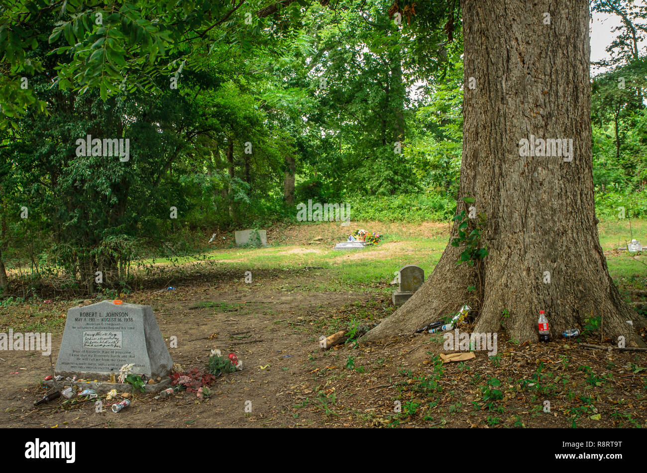 Tokens from fans of legendary blues musician Robert Johnson litter his ...