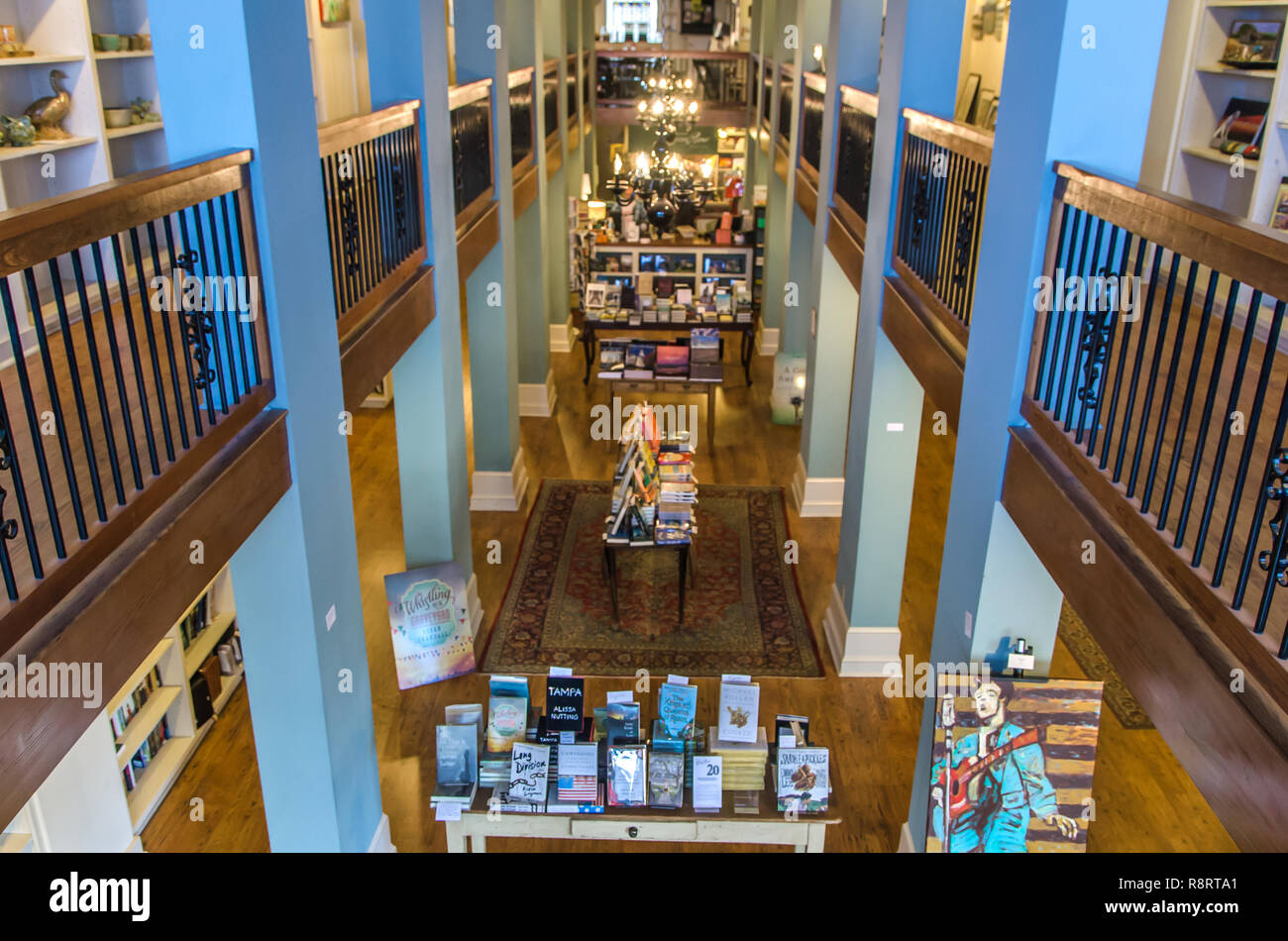 Upstairs of book store hi-res stock photography and images - Alamy