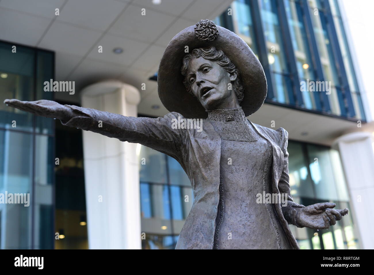 Emmeline pankhurst statue in manchester city centre hi-res stock ...
