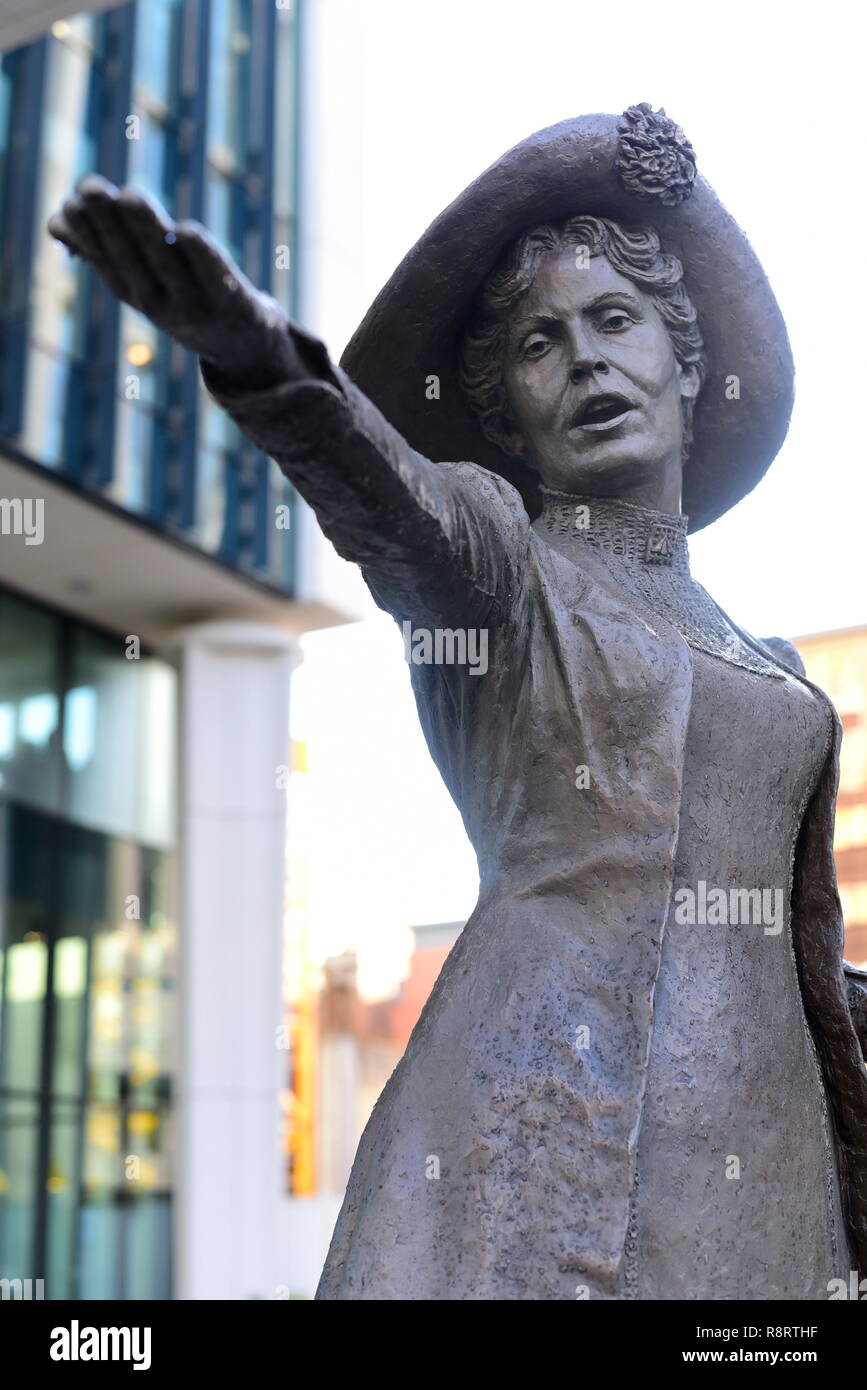 Emmeline pankhurst statue hi-res stock photography and images - Alamy