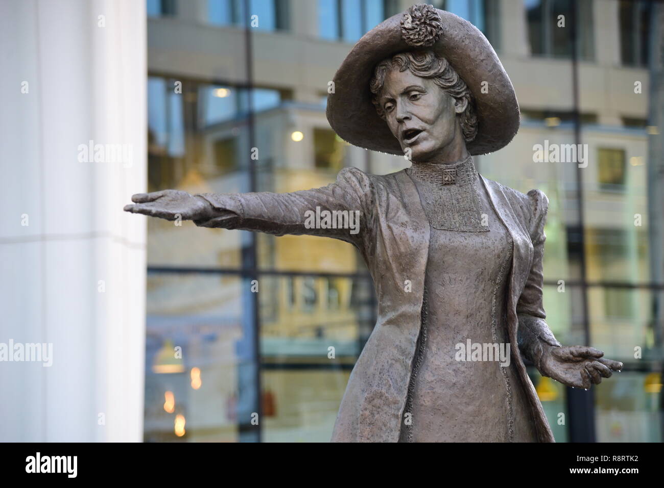 Emmeline pankhurst statue in manchester city centre hi-res stock ...