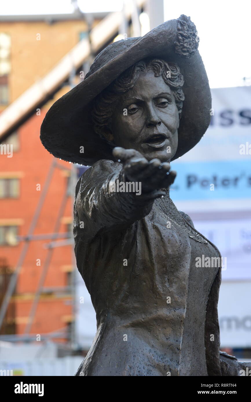 Emmeline pankhurst statue in manchester city centre hi-res stock ...