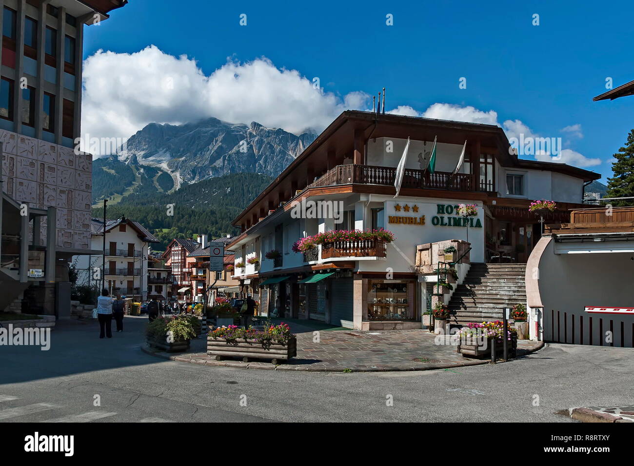 Cortina d'Ampezzo resort town in dolomitic Alps, Italy Stock Photo - Alamy
