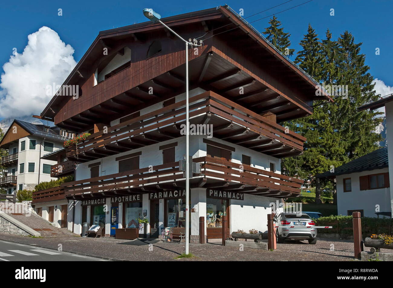 Cortina d'Ampezzo resort town in dolomitic Alps, Italy Stock Photo - Alamy