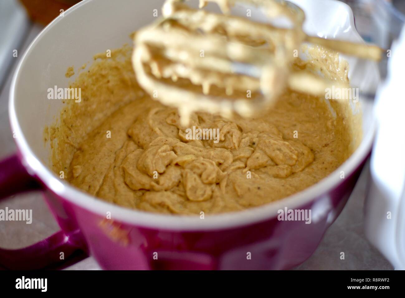 Cake preparation mixer recipe hi-res stock photography and images - Alamy
