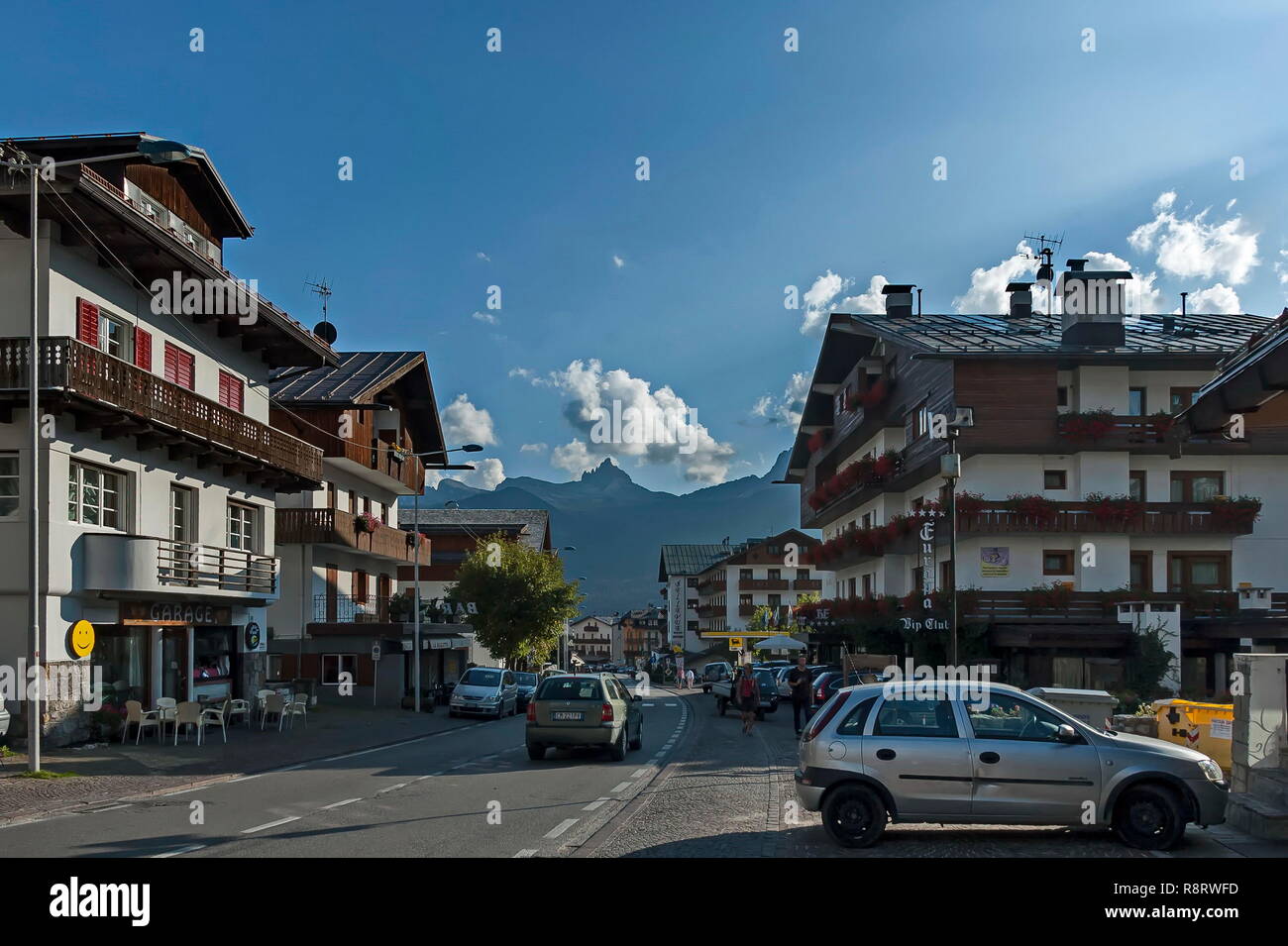 Cortina d'Ampezzo resort town in dolomitic Alps, Italy Stock Photo - Alamy