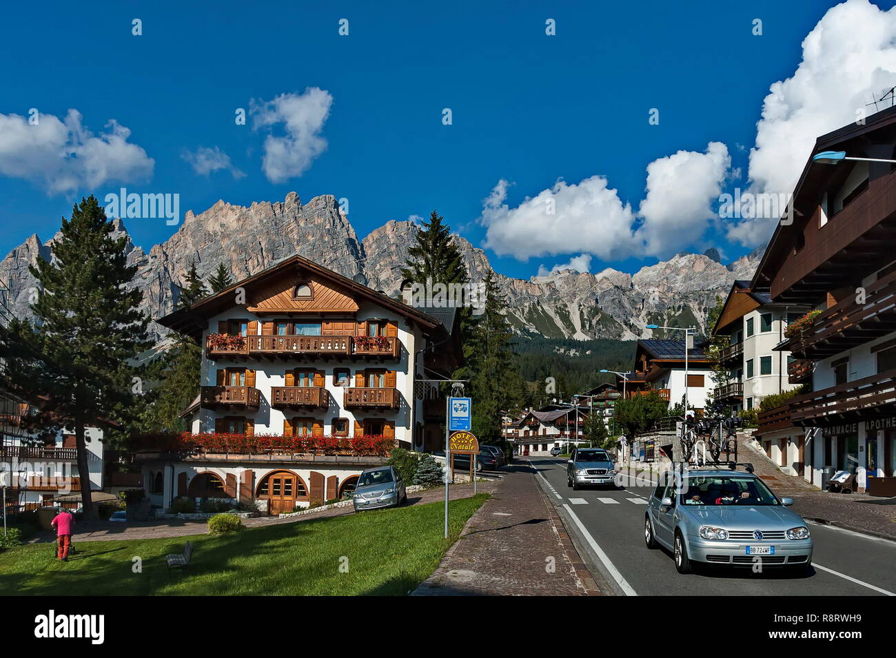 Cortina d'Ampezzo resort town in dolomitic Alps, Italy Stock Photo - Alamy