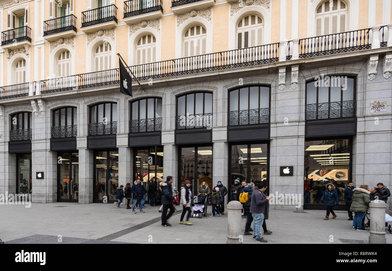 Madrid, Spain - December 2018: Apple Store located in puerta del Sol ...