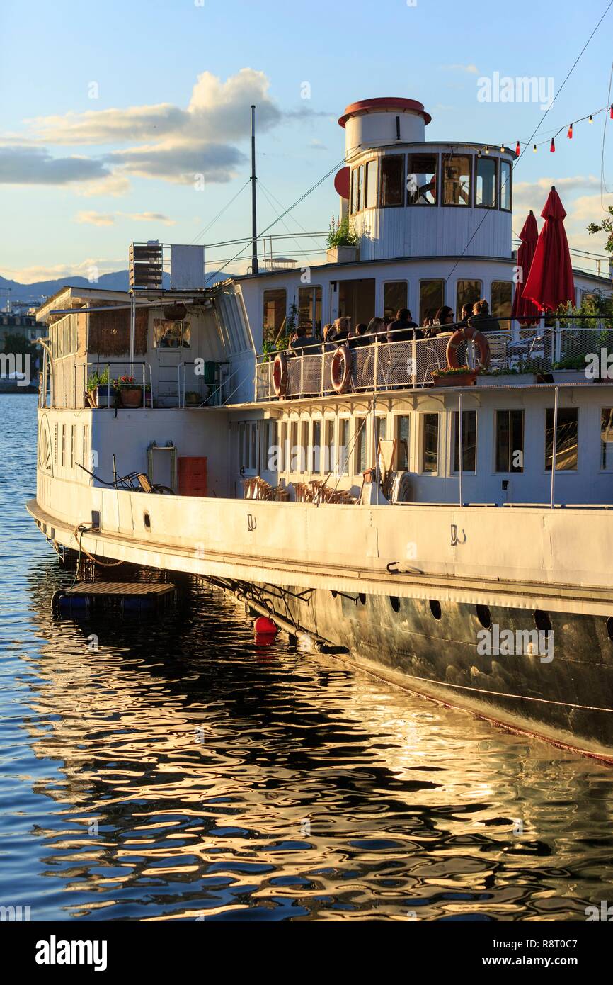 Switzerland, Geneva, Lake Geneva, cruise ship Stock Photo - Alamy